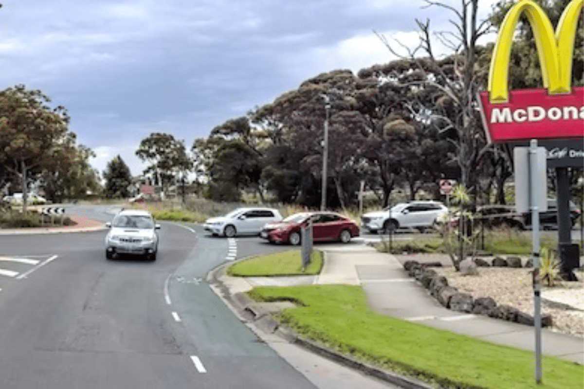 Intersection upgrade could ease the squeeze | Bicycle Network