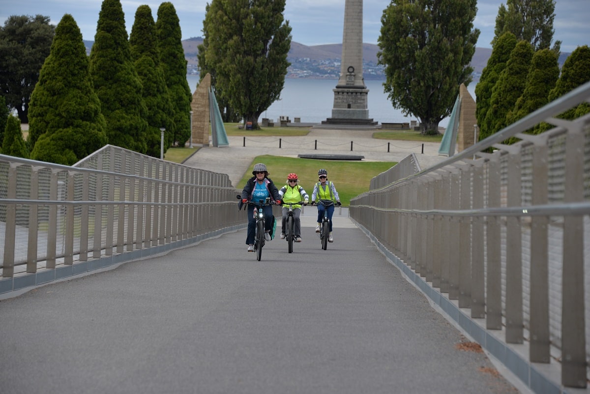 Social rides mix country and city | Bicycle Network